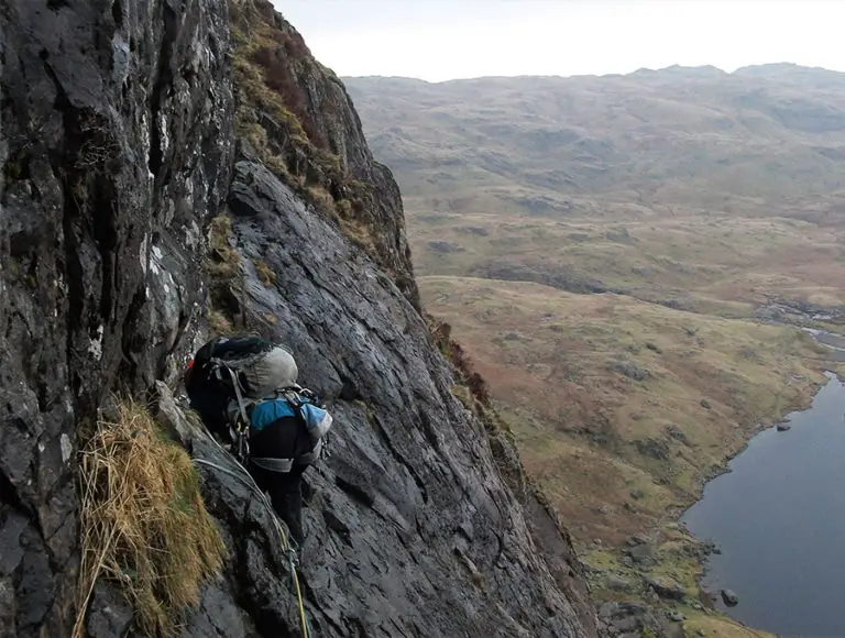 Crescent Climb on Pavey Ark (Grade 4) Route Guide - UK Scrambles